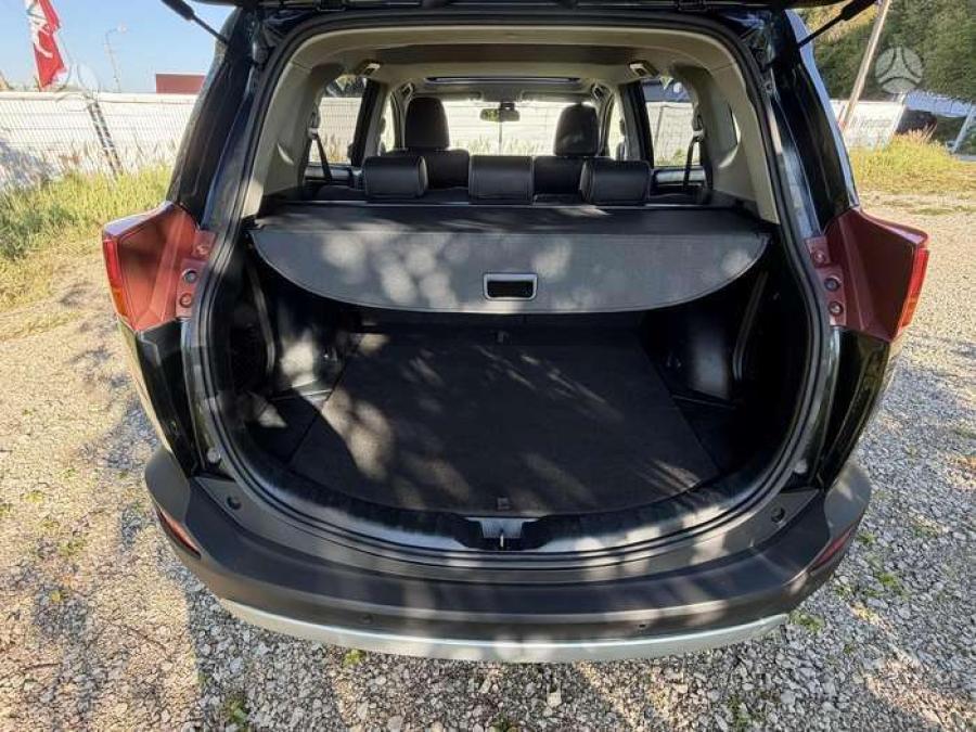 Toyota RAV4 2015 in Siauliai, with an engine capacity of 2.00 L and mileage of 239 thousand km for 13999 €, photo 43 on AUTOMOTO.COM.LV