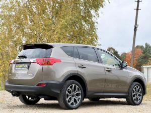 Toyota RAV4 2015 in Siauliai, with an engine capacity of 2.00 L and mileage of 235 thousand km for 14700 €, photo 5 on AUTOMOTO.COM.LV