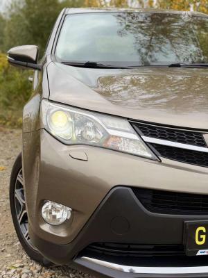Toyota RAV4 2015 in Siauliai, with an engine capacity of 2.00 L and mileage of 235 thousand km for 14700 €, photo 16 on AUTOMOTO.COM.LV
