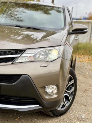 Toyota RAV4 2015 in Siauliai, with an engine capacity of 2.00 L and mileage of 235 thousand km for 14700 €, photo 17 on AUTOMOTO.COM.LV