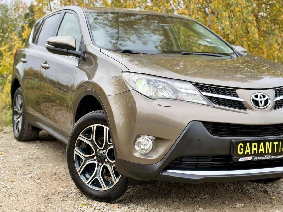 Toyota RAV4 2015 in Siauliai, with an engine capacity of 2.00 L and mileage of 235 thousand km for 14700 €, photo 18 on AUTOMOTO.COM.LV