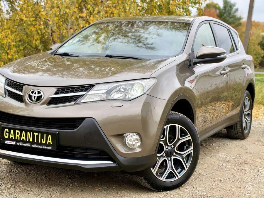 Toyota RAV4 2015 in Siauliai, with an engine capacity of 2.00 L and mileage of 235 thousand km for 14700 €, photo 19 on AUTOMOTO.COM.LV