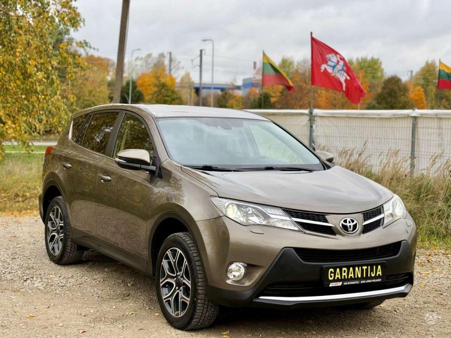 Toyota RAV4 2015 in Siauliai, with an engine capacity of 2.00 L and mileage of 235 thousand km for 14700 €, photo 20 on AUTOMOTO.COM.LV
