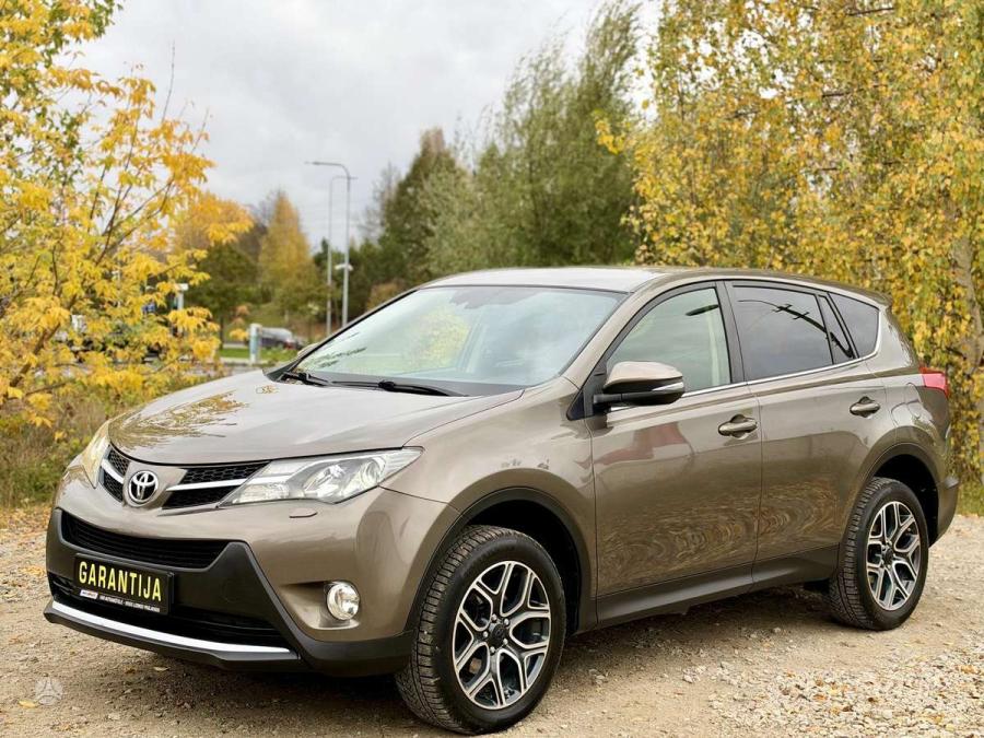 Toyota RAV4 2015 in Siauliai, with an engine capacity of 2.00 L and mileage of 235 thousand km for 14700 €, photo 21 on AUTOMOTO.COM.LV