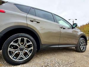 Toyota RAV4 2015 in Siauliai, with an engine capacity of 2.00 L and mileage of 235 thousand km for 14700 €, photo 25 on AUTOMOTO.COM.LV