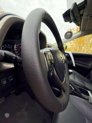 Toyota RAV4 2015 in Siauliai, with an engine capacity of 2.00 L and mileage of 235 thousand km for 14700 €, photo 34 on AUTOMOTO.COM.LV