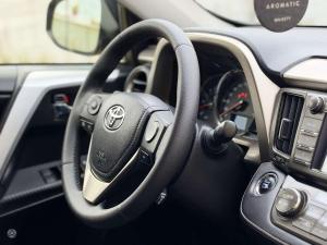 Toyota RAV4 2015 in Siauliai, with an engine capacity of 2.00 L and mileage of 235 thousand km for 14700 €, photo 35 on AUTOMOTO.COM.LV