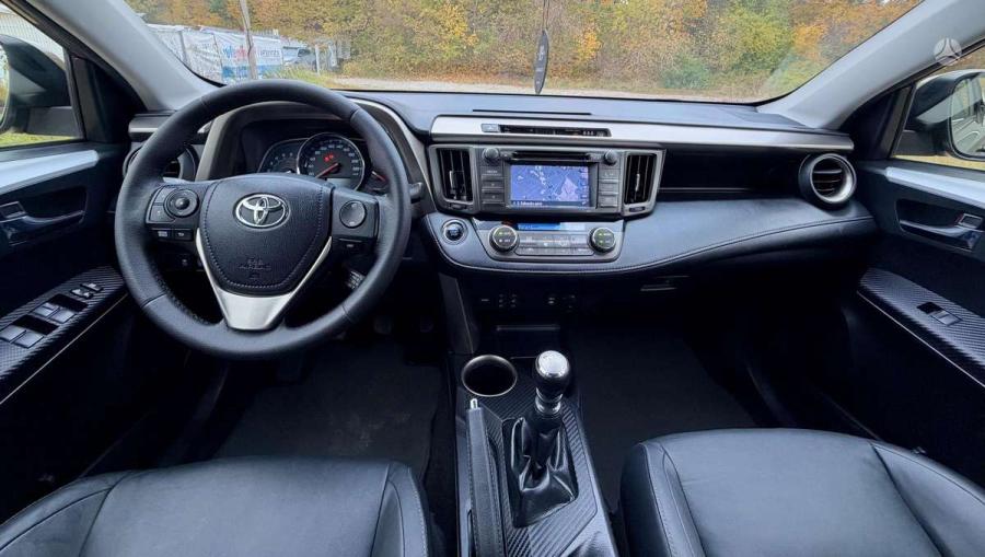 Toyota RAV4 2015 in Siauliai, with an engine capacity of 2.00 L and mileage of 235 thousand km for 14700 €, photo 36 on AUTOMOTO.COM.LV