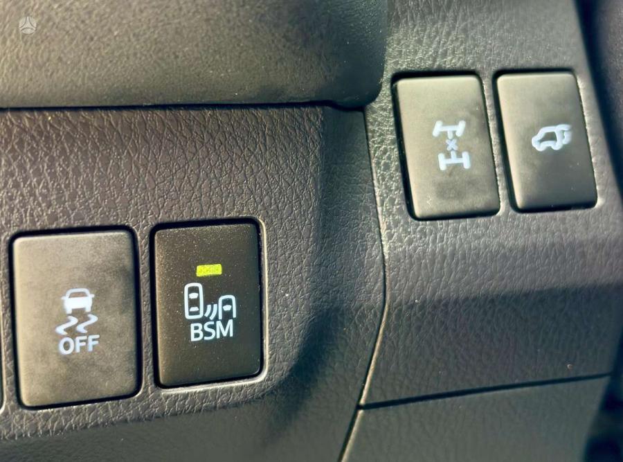 Toyota RAV4 2015 in Siauliai, with an engine capacity of 2.00 L and mileage of 235 thousand km for 14700 €, photo 44 on AUTOMOTO.COM.LV