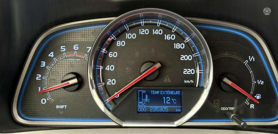 Toyota RAV4 2015 in Siauliai, with an engine capacity of 2.00 L and mileage of 235 thousand km for 14700 €, photo 48 on AUTOMOTO.COM.LV