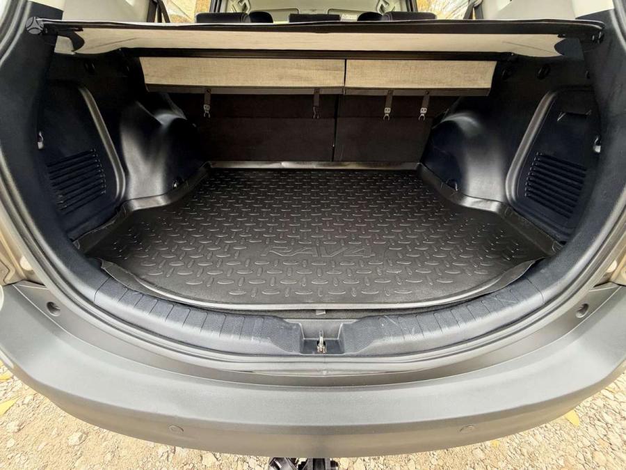 Toyota RAV4 2015 in Siauliai, with an engine capacity of 2.00 L and mileage of 235 thousand km for 14700 €, photo 50 on AUTOMOTO.COM.LV