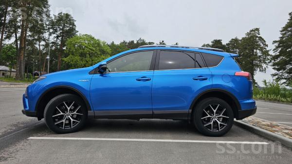 Toyota RAV4 2016 Daugavpils, ar dzinēja tilpumu 2.50 L un nobraukumu 86 tūkst. km par 17000 €, foto 3 vietnē AUTOMOTO.COM.LV