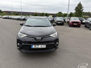 Toyota RAV4 2016 in Vilnius, with an engine capacity of 1.99 L and mileage of 291 thousand km for 10900 €, photo 3 on AUTOMOTO.COM.LV