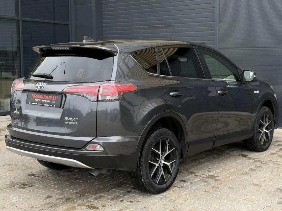 Toyota RAV4 2016 Viļņa, ar dzinēja tilpumu 2.49 L un nobraukumu 190 tūkst. km par 18555 €, foto 5 vietnē AUTOMOTO.COM.LV