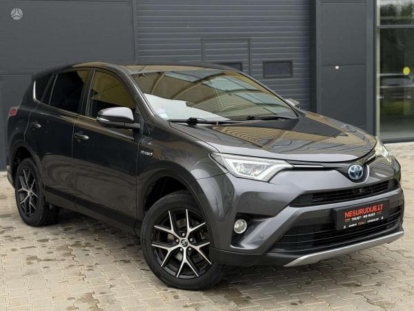 Toyota RAV4 2016 in Vilnius, with an engine capacity of 2.49 L and mileage of 190 thousand km for 18555 €, photo 6 on AUTOMOTO.COM.LV