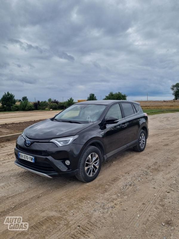 Toyota RAV4 2016 in Kaunas, with an engine capacity of 2.50 L and mileage of 241 thousand km for 14900 €, photo 1 on AUTOMOTO.COM.LV