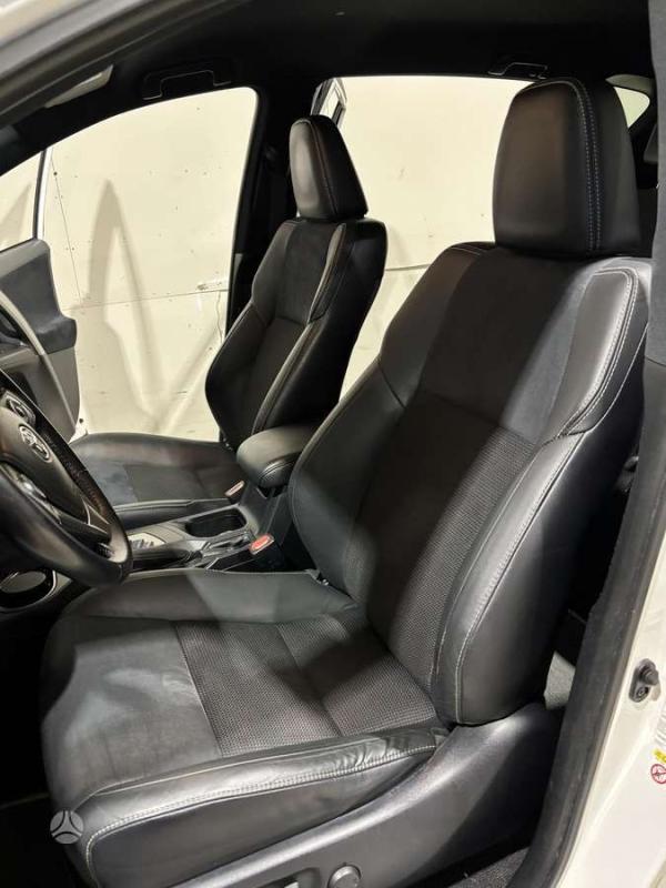 Toyota RAV4 2016 in Klaipeda, with an engine capacity of 0.00 L and mileage of 154 thousand km for 16900 €, photo 2 on AUTOMOTO.COM.LV
