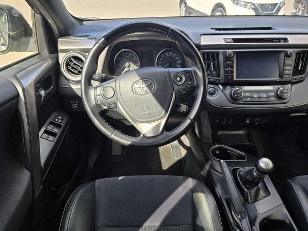 Toyota RAV4 2016 in Taurage, with an engine capacity of 2.00 L and mileage of 205 thousand km for 11200 €, photo 11 on AUTOMOTO.COM.LV