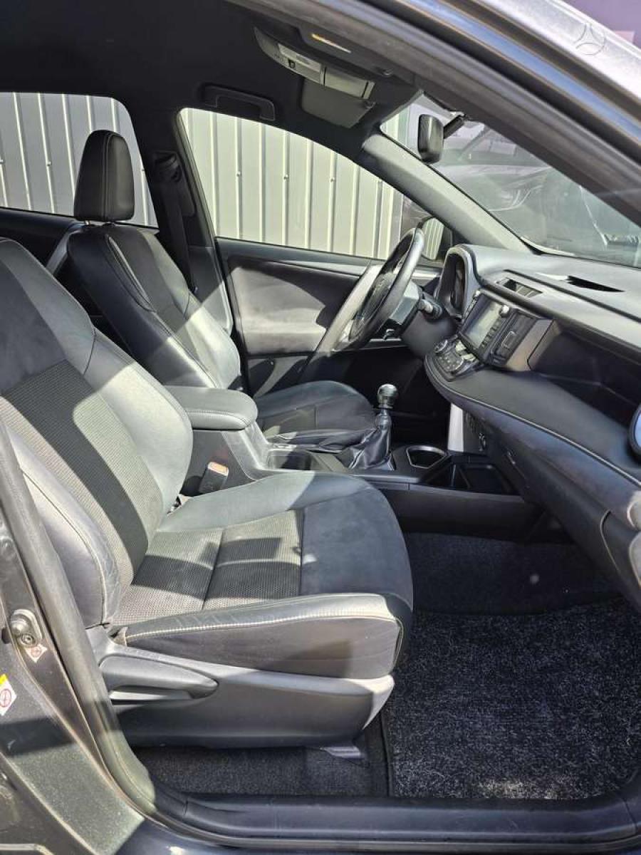 Toyota RAV4 2016 Tauragė, ar dzinēja tilpumu 2.00 L un nobraukumu 205 tūkst. km par 11200 €, foto 12 vietnē AUTOMOTO.COM.LV
