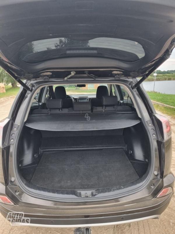 Toyota RAV4 2016 in Kaunas, with an engine capacity of 2.50 L and mileage of 241 thousand km for 14800 €, photo 8 on AUTOMOTO.COM.LV