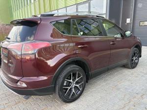 Toyota RAV4 2016 in Vilnius, with an engine capacity of 2.00 L and mileage of 179 thousand km for 14555 €, photo 6 on AUTOMOTO.COM.LV