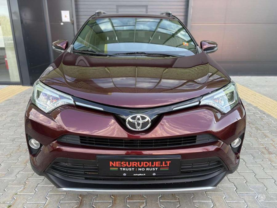 Toyota RAV4 2016 in Vilnius, with an engine capacity of 2.00 L and mileage of 179 thousand km for 14555 €, photo 8 on AUTOMOTO.COM.LV