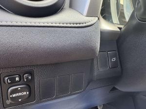 Toyota RAV4 2016 in Vilnius, with an engine capacity of 2.00 L and mileage of 179 thousand km for 14555 €, photo 12 on AUTOMOTO.COM.LV