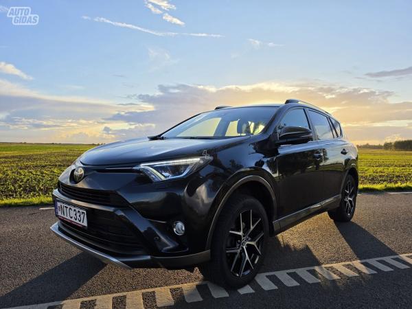 Toyota RAV4 2016 Ukmergė, ar dzinēja tilpumu 2.00 L un nobraukumu 135 tūkst. km par 14999 €, foto 1 vietnē AUTOMOTO.COM.LV