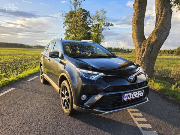 Toyota RAV4 2016 Ukmergė, ar dzinēja tilpumu 2.00 L un nobraukumu 135 tūkst. km par 14999 €, foto 3 vietnē AUTOMOTO.COM.LV