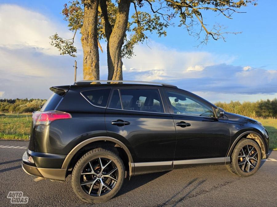 Toyota RAV4 2016 Ukmergė, ar dzinēja tilpumu 2.00 L un nobraukumu 135 tūkst. km par 14999 €, foto 5 vietnē AUTOMOTO.COM.LV