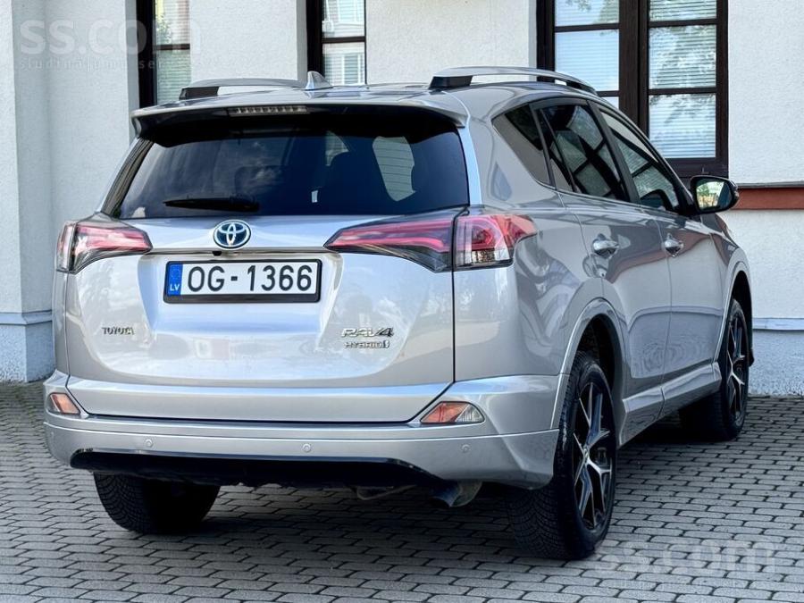 Toyota RAV4 2017 Jelgava, ar dzinēja tilpumu 2.50 L un nobraukumu 112 tūkst. km par 17950 €, foto 3 vietnē AUTOMOTO.COM.LV