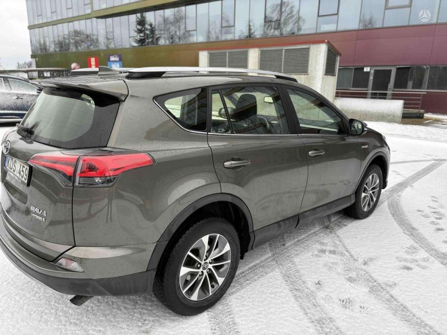Toyota RAV4 2017 Viļņa, ar dzinēja tilpumu 2.49 L un nobraukumu 81 tūkst. km par 19000 €, foto 3 vietnē AUTOMOTO.COM.LV