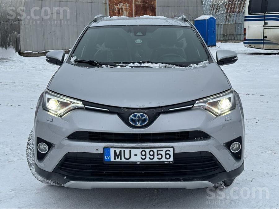 Toyota RAV4 2017 in Riga, with an engine capacity of 2.50 L and mileage of 219 thousand km for 16950 €, photo 7 on AUTOMOTO.COM.LV