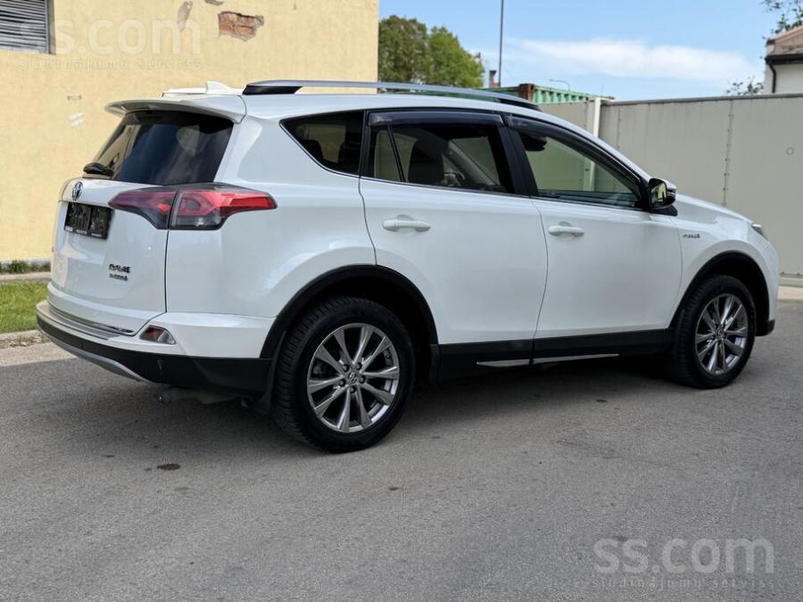 Toyota RAV4 2017 Rīga, ar dzinēja tilpumu 2.50 L un nobraukumu 190 tūkst. km par 18400 €, foto 4 vietnē AUTOMOTO.COM.LV