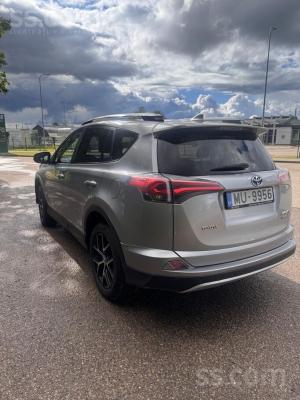 Toyota RAV4 2017 Ogre, ar dzinēja tilpumu 2.50 L un nobraukumu 220 tūkst. km par 16900 €, foto 4 vietnē AUTOMOTO.COM.LV