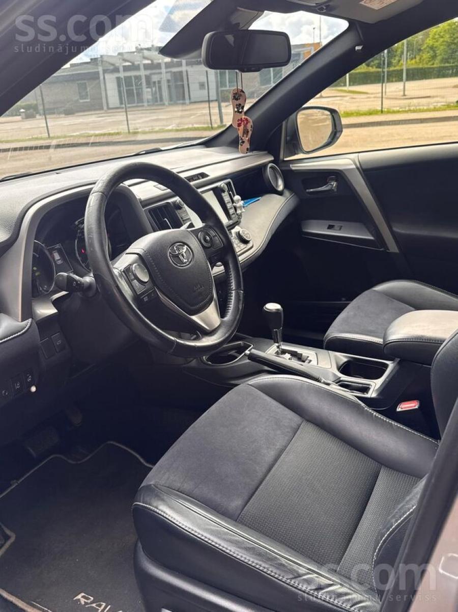 Toyota RAV4 2017 Ogre, ar dzinēja tilpumu 2.50 L un nobraukumu 220 tūkst. km par 16900 €, foto 7 vietnē AUTOMOTO.COM.LV