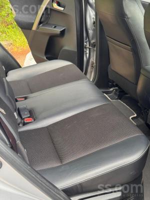 Toyota RAV4 2017 Ogre, ar dzinēja tilpumu 2.50 L un nobraukumu 220 tūkst. km par 16900 €, foto 14 vietnē AUTOMOTO.COM.LV