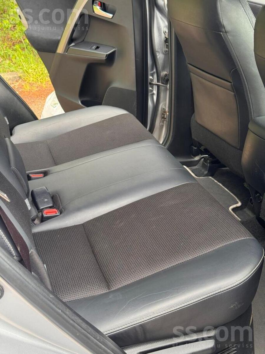 Toyota RAV4 2017 Ogre, ar dzinēja tilpumu 2.50 L un nobraukumu 220 tūkst. km par 16900 €, foto 14 vietnē AUTOMOTO.COM.LV