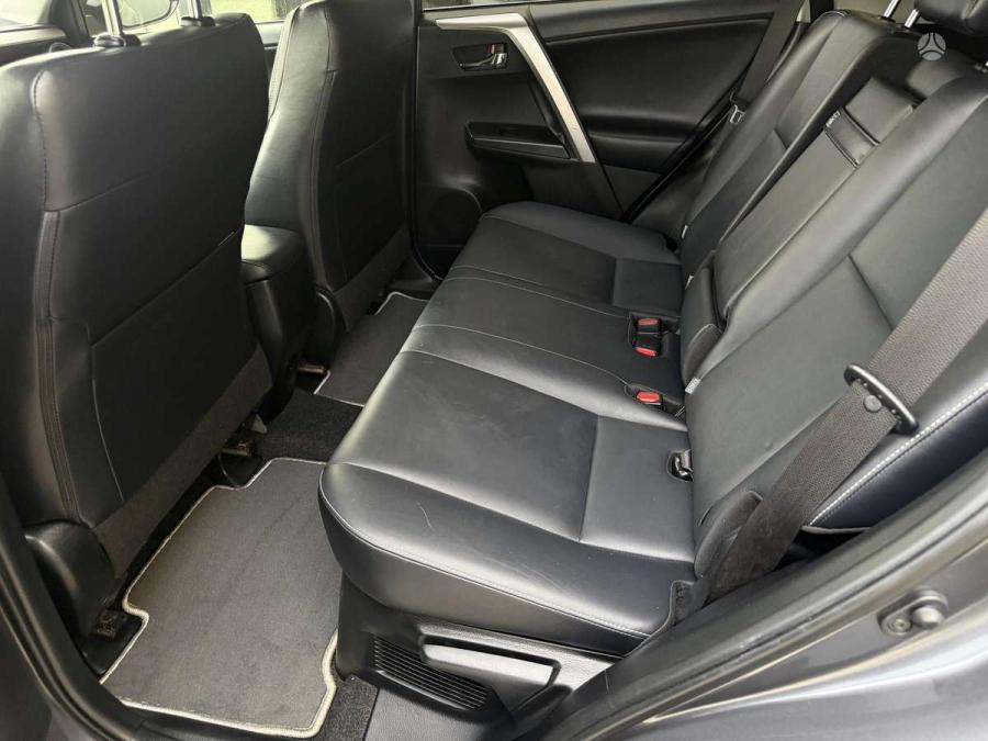 Toyota RAV4 2017 Viļņa, ar dzinēja tilpumu 2.49 L un nobraukumu 99 tūkst. km par 19999 €, foto 12 vietnē AUTOMOTO.COM.LV