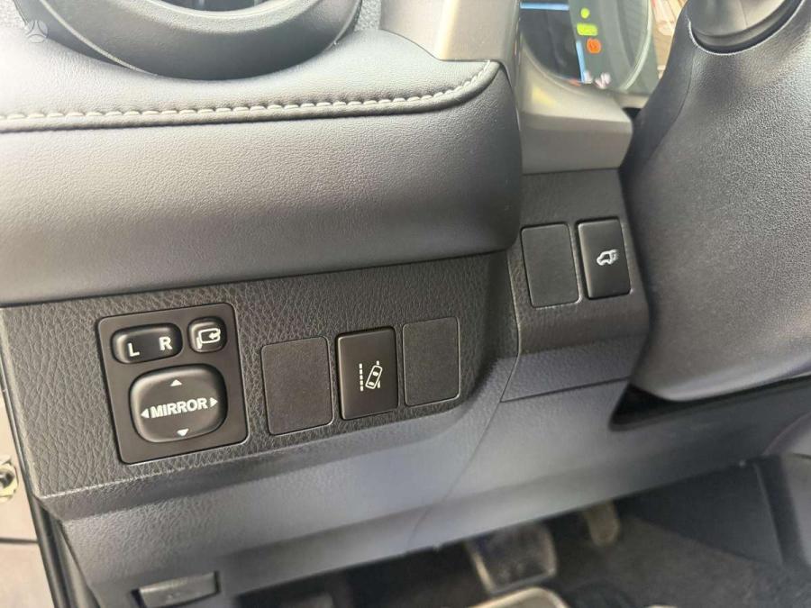 Toyota RAV4 2017 Viļņa, ar dzinēja tilpumu 2.49 L un nobraukumu 99 tūkst. km par 19999 €, foto 20 vietnē AUTOMOTO.COM.LV
