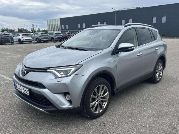 Toyota RAV4 2017 Viļņa, ar dzinēja tilpumu 2.49 L un nobraukumu 135 tūkst. km par 18800 €, foto 1 vietnē AUTOMOTO.COM.LV