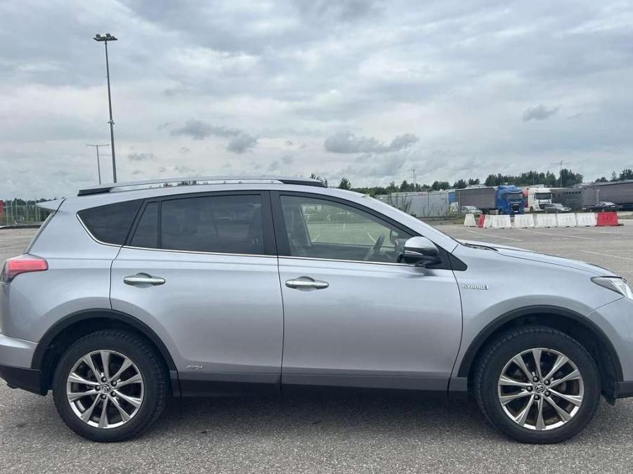 Тойота РАВ 4 2017 в Вильнюс, объемом двигателя 2.49 л и пробегом 135 тыс. км за 18800 €, фото 4 на AUTOMOTO.COM.LV
