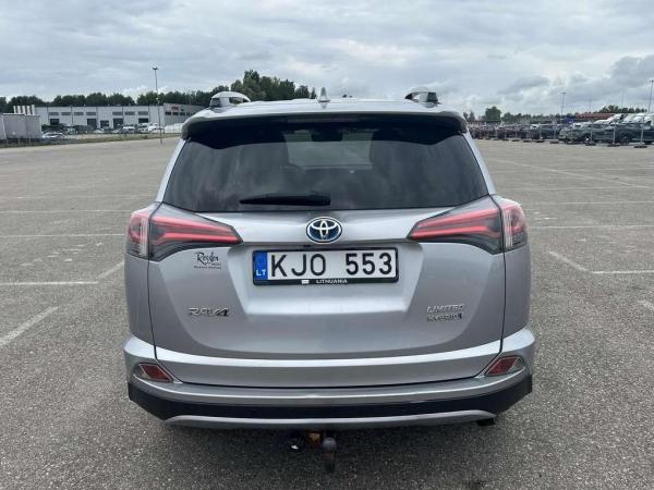 Toyota RAV4 2017 Viļņa, ar dzinēja tilpumu 2.49 L un nobraukumu 135 tūkst. km par 18800 €, foto 5 vietnē AUTOMOTO.COM.LV