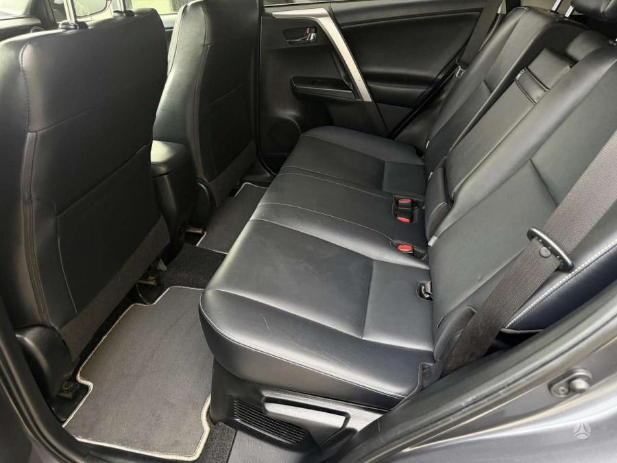 Toyota RAV4 2017 Viļņa, ar dzinēja tilpumu 2.49 L un nobraukumu 99 tūkst. km par 19999 €, foto 12 vietnē AUTOMOTO.COM.LV