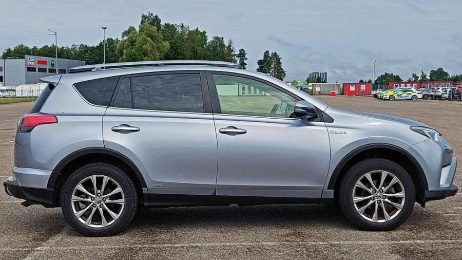 Toyota RAV4 2017 Viļņa, ar dzinēja tilpumu 2.49 L un nobraukumu 135 tūkst. km par 18800 €, foto 5 vietnē AUTOMOTO.COM.LV