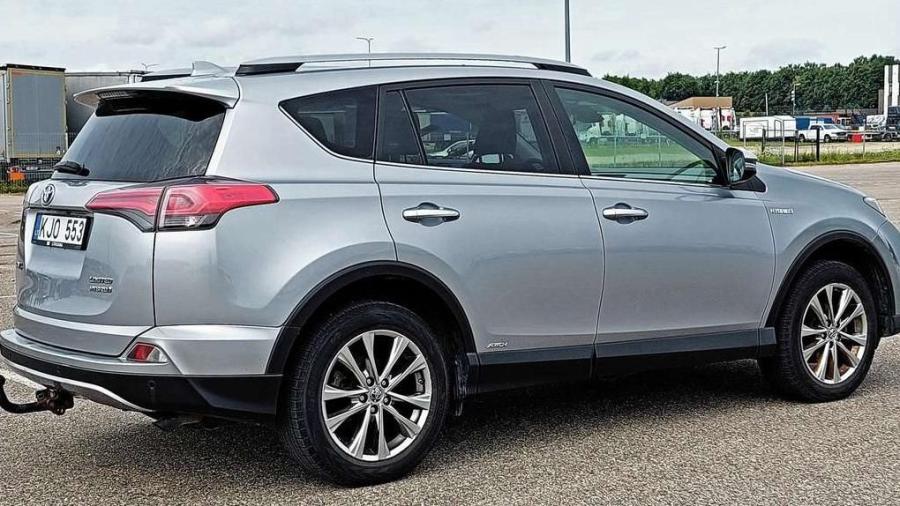 Toyota RAV4 2017 Viļņa, ar dzinēja tilpumu 2.49 L un nobraukumu 135 tūkst. km par 18800 €, foto 6 vietnē AUTOMOTO.COM.LV