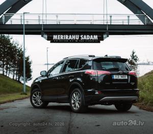 Toyota RAV4 2017 in Tallinn, with an engine capacity of 2.00 L and mileage of 98 thousand km for 18299 €, photo 4 on AUTOMOTO.COM.LV