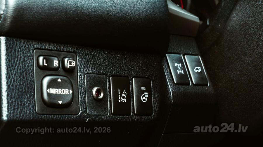 Toyota RAV4 2017 in Tallinn, with an engine capacity of 2.00 L and mileage of 98 thousand km for 18299 €, photo 10 on AUTOMOTO.COM.LV