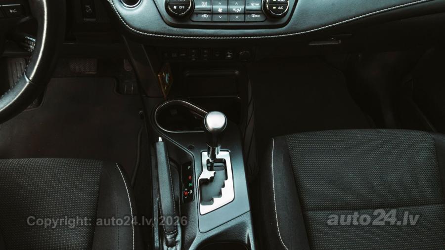 Toyota RAV4 2017 in Tallinn, with an engine capacity of 2.00 L and mileage of 98 thousand km for 18299 €, photo 13 on AUTOMOTO.COM.LV