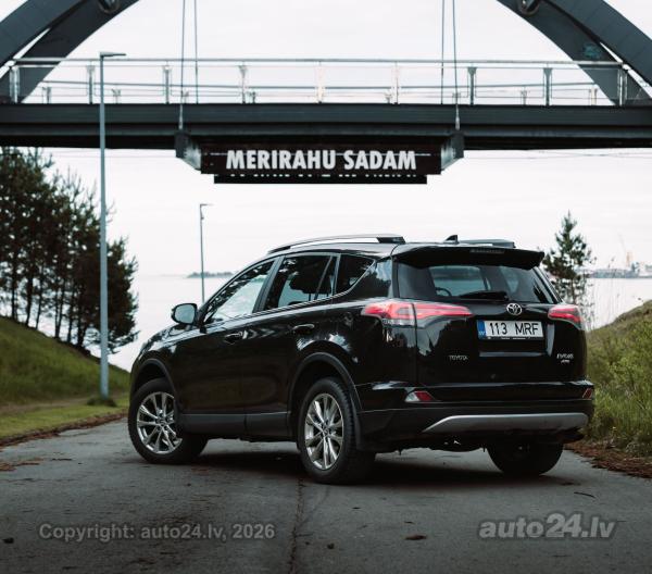 Toyota RAV4 2017 Tallina, ar dzinēja tilpumu 2.00 L un nobraukumu 98 tūkst. km par 18299 €, foto 4 vietnē AUTOMOTO.COM.LV